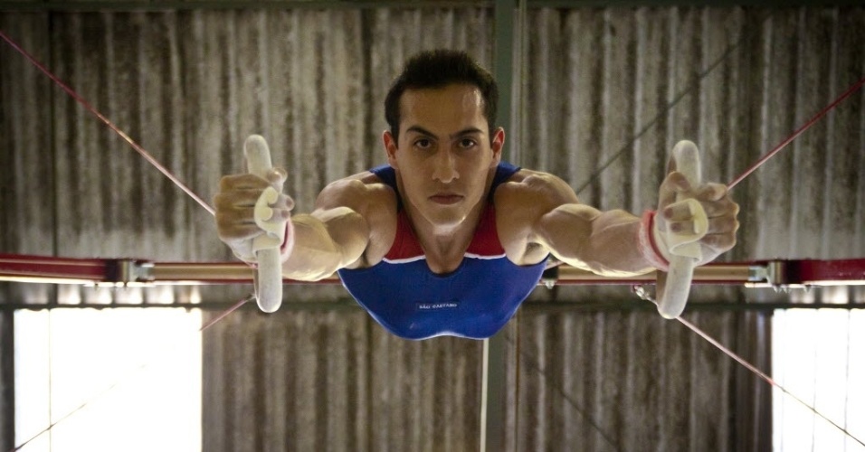 Fotos: Ginasta Henrique Medina compete com Arthur Zanetti nas argolas ...