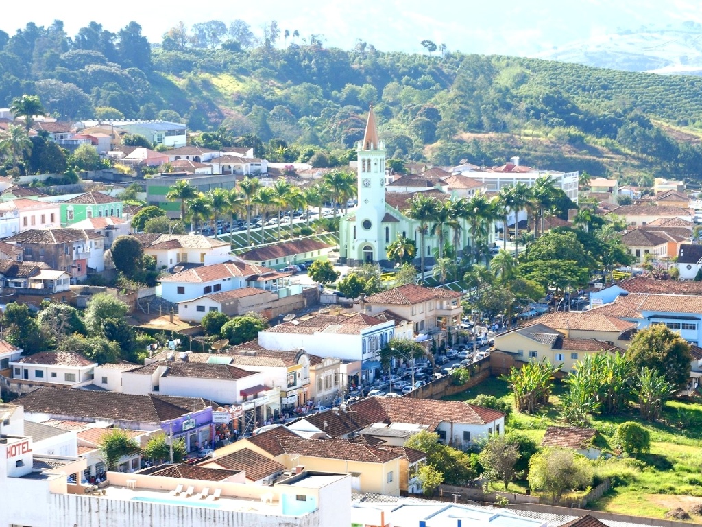 Fotos: Jacutinga (MG) prepara 'maior cachecol do mundo' - 05/04/2013 ...