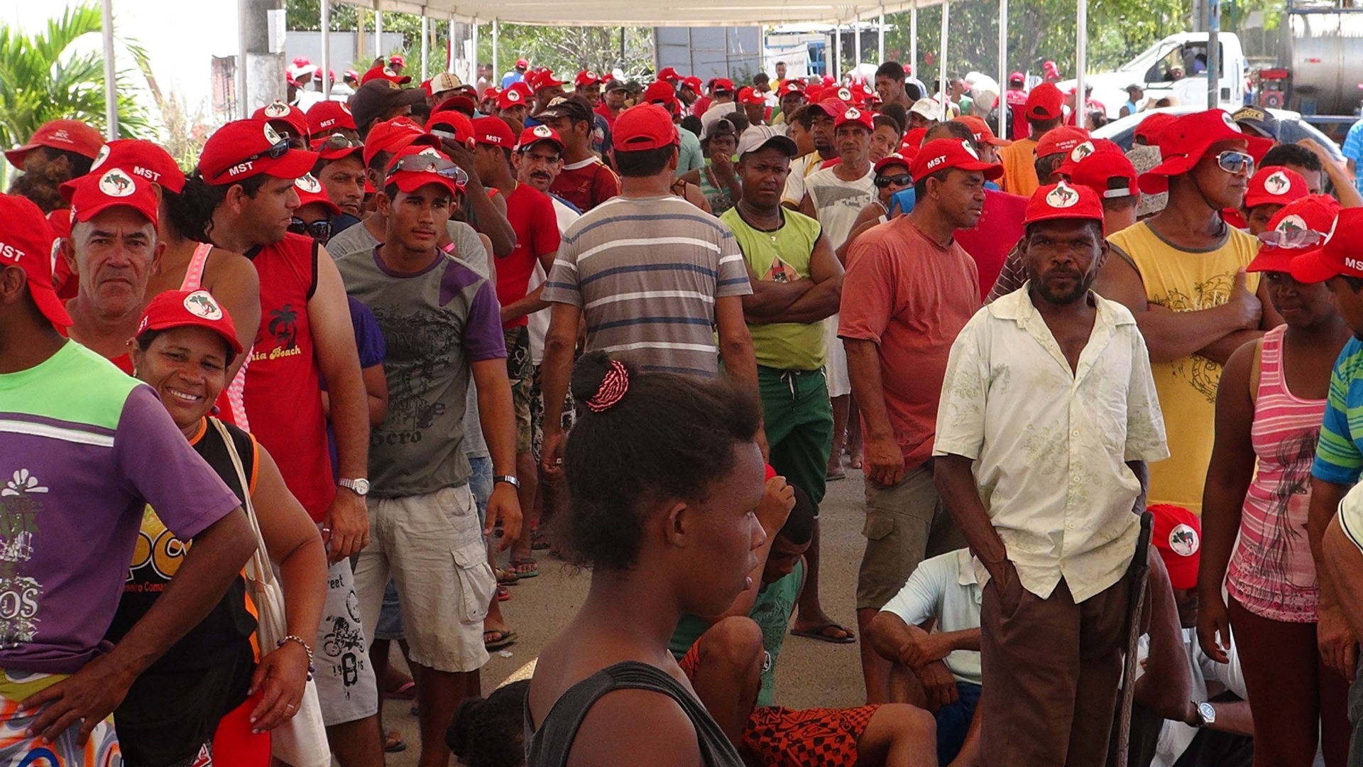 Fotos: Sem-terra realizam manifestações pelo país - 16/04/2012 - UOL ...