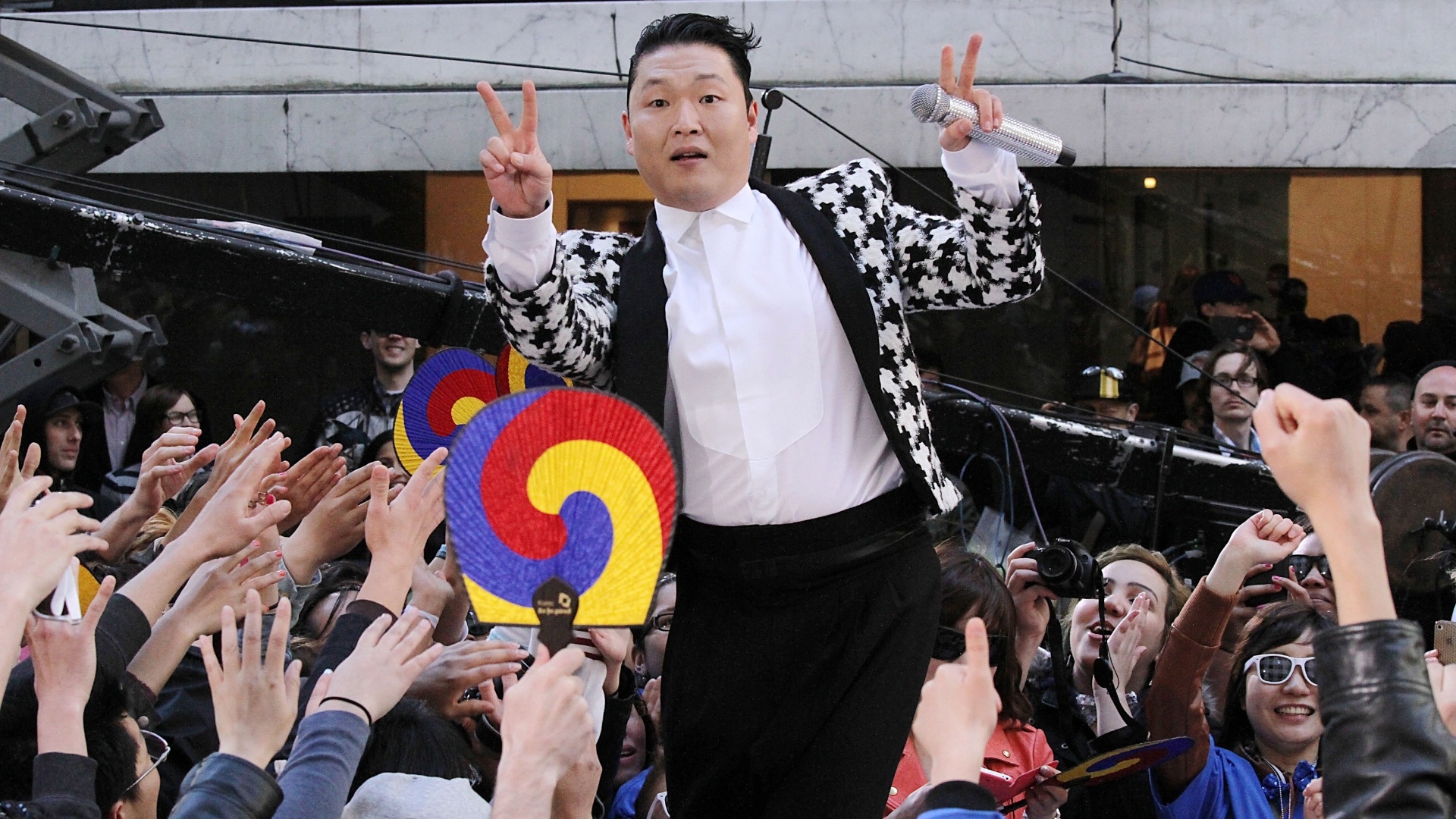Prévia de nova canção de Psy supera um milhão de visitas no YouTube ...