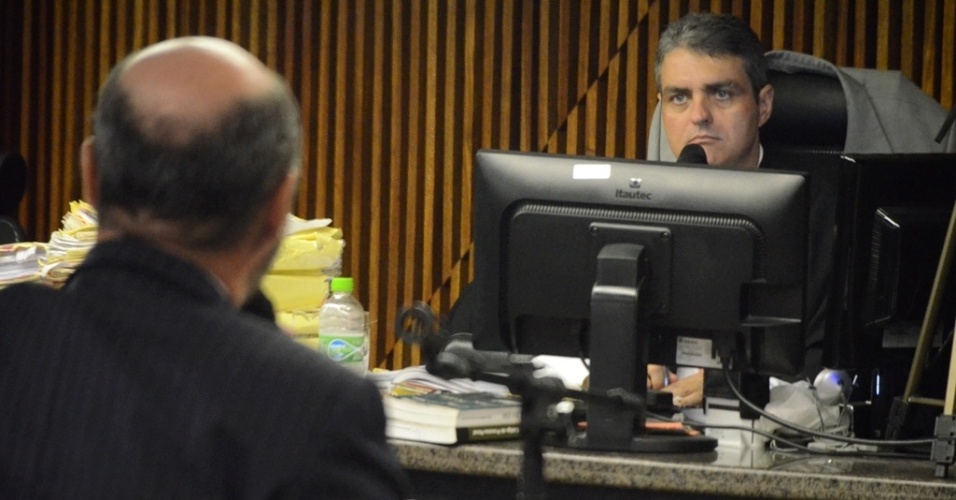 Júri reconhece duplo homicídio, mas absolve PMs do caso PC Farias e ...