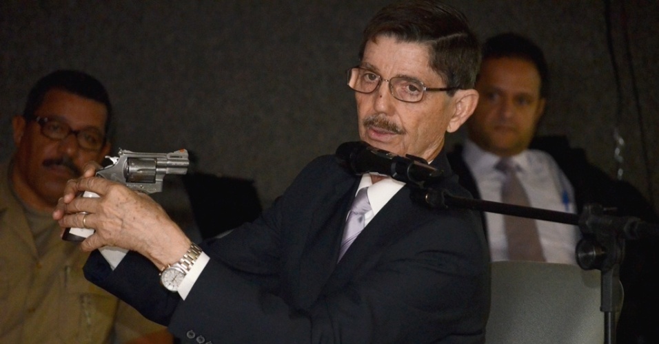 Fotos: Julgamento da morte de PC Farias - 06/05/2013 - UOL Notícias