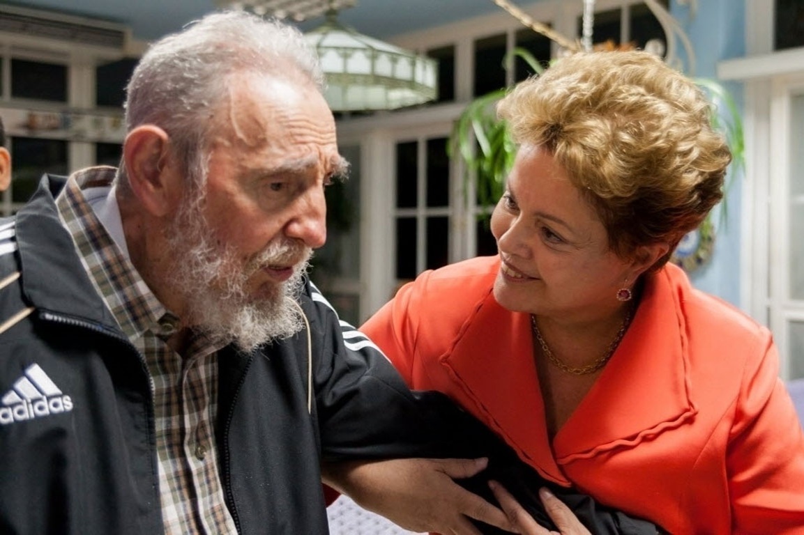 Fidel Castro morre aos 90 anos - 26/11/2016 - UOL Notícias