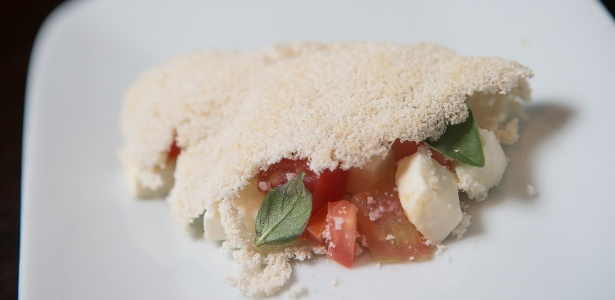 Tapioca Branca com Queijo Coalho, Tomate e Manjericão: Receita, Como ...