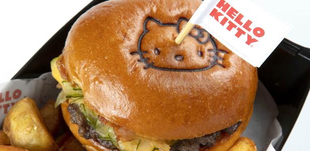 Espaço em homenagem a Hello Kitty é inaugurado em São Paulo - 11/12 ...