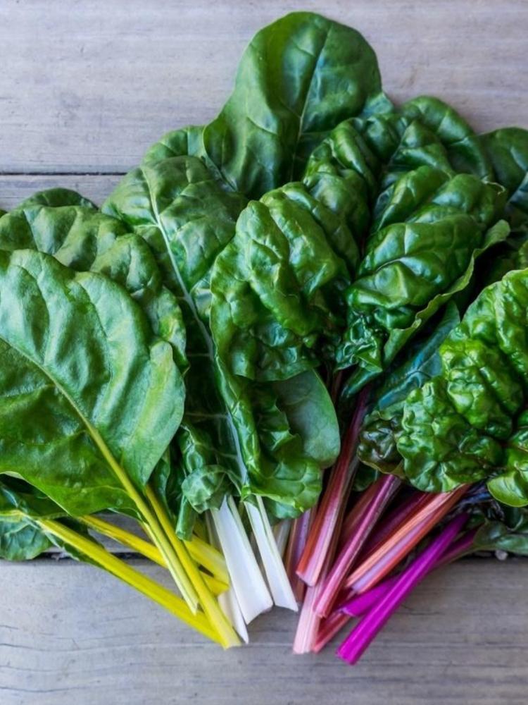 Equilibra açúcar no sangue, expande imunidade: os benefícios da acelga