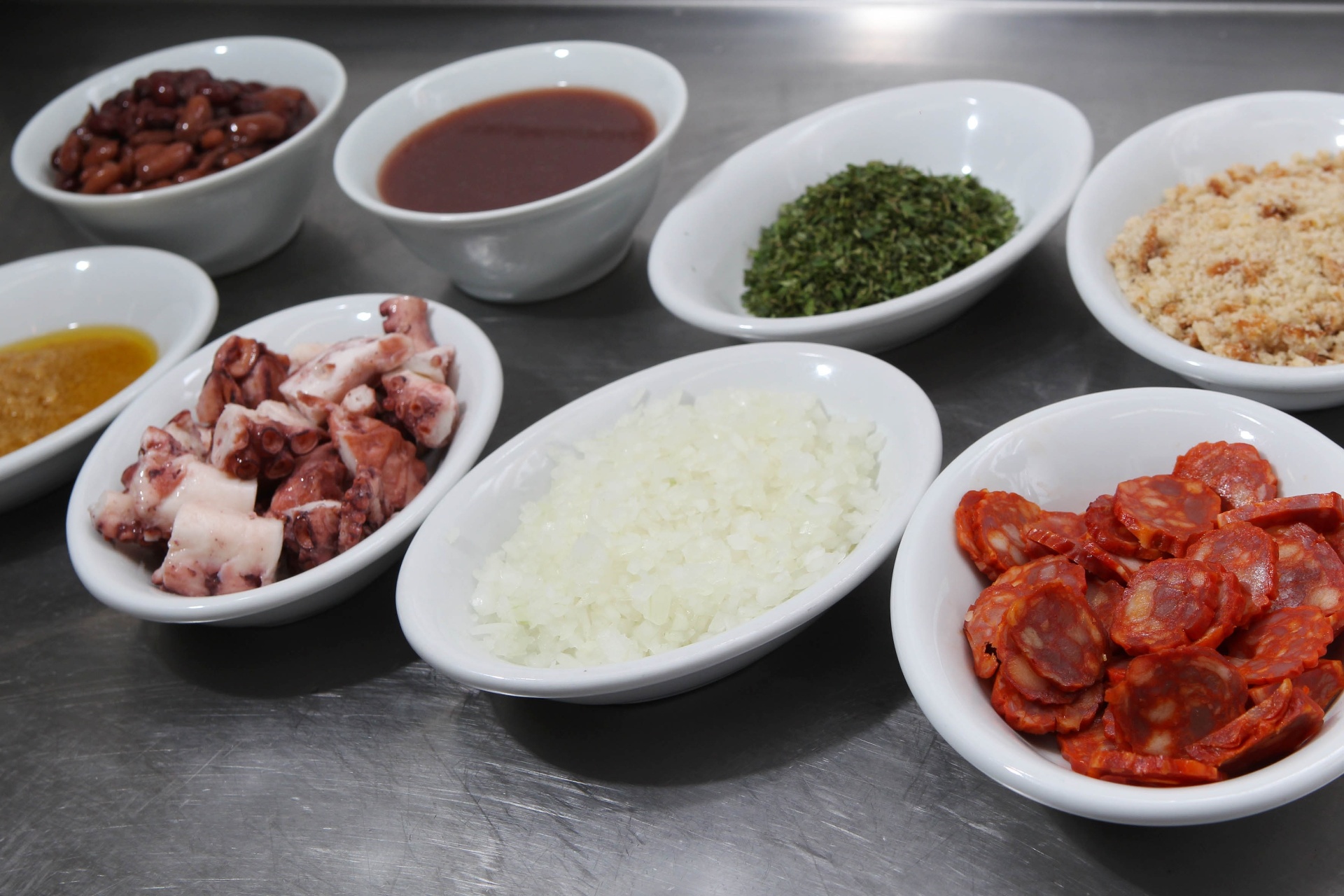 Fotos: Feijoada diferente leva polvo e chouriço; aprenda como fazer no ...