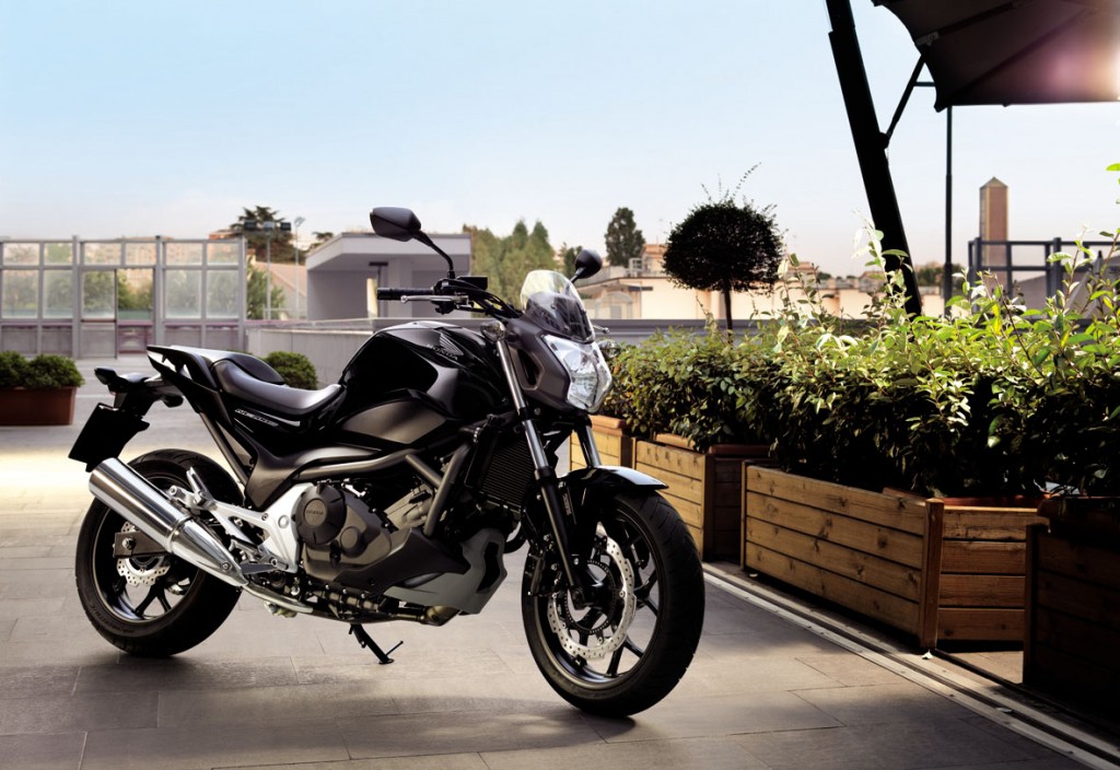 Família NC 700 deve ficar mais potente na Europa - UOL Carros