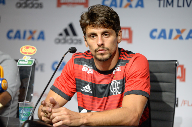 Rodrigo Caio falha, e torcida do Flamengo não perdoa na web - Corneta ...