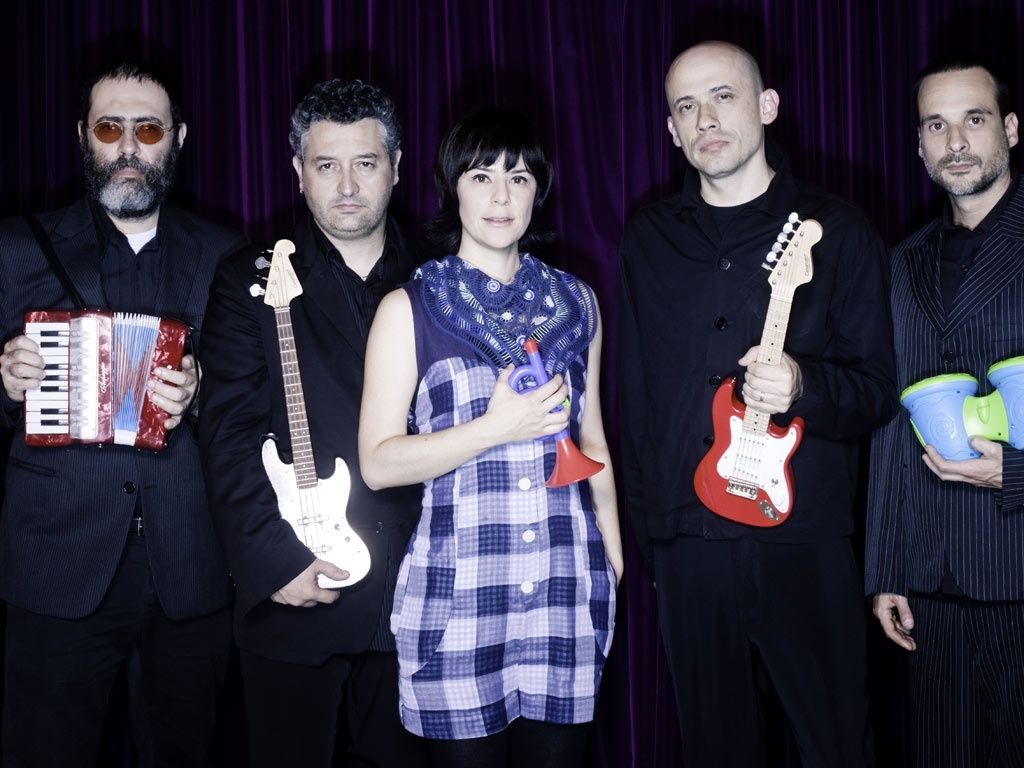 Após 7 anos, Pato Fu volta com álbum "roqueiro e dançante" - Blog UOL ...