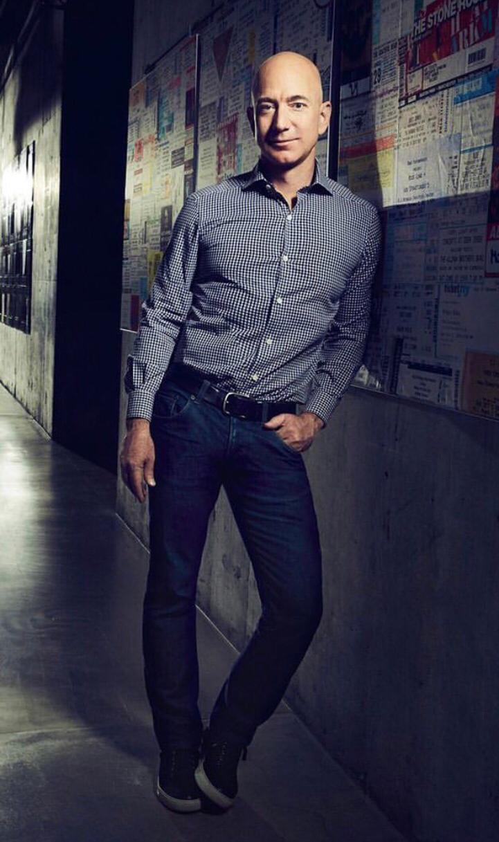 As cartas de Jeff Bezos, dono da Amazon, chegam ao Brasil - Blog Amaury ...