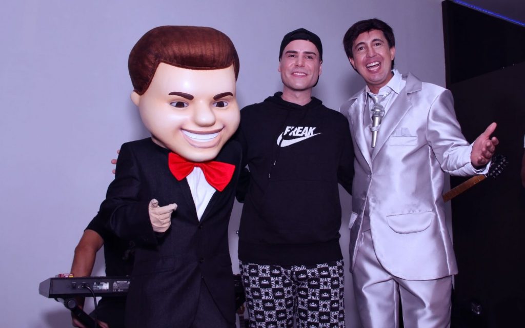 Thiago Rocha comemora aniversário com luxuosa festa à fantasia - Blog ...