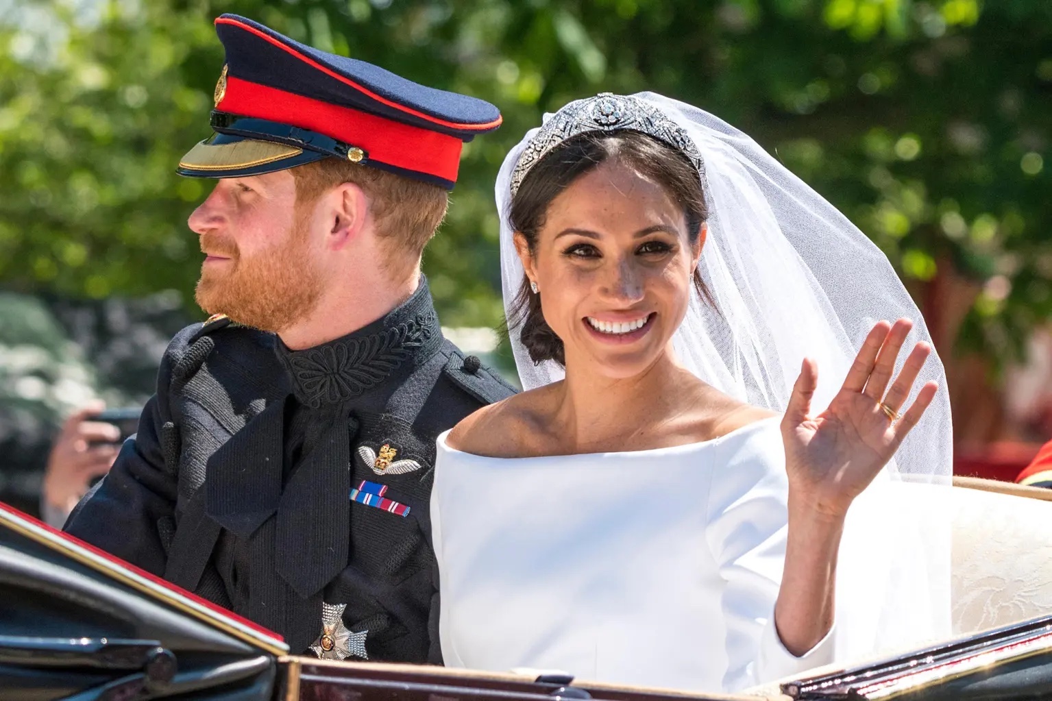 A rainha não deixou Meghan Markle usar sua tiara preferida no casamento ...