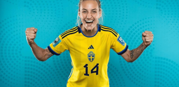 De fio-dental, Nathalie Björn, da Suécia, destaca beleza