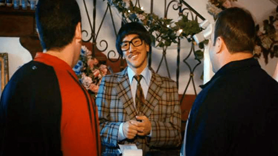 Adam Sandler brilha neste filme hilário que está na Netflix