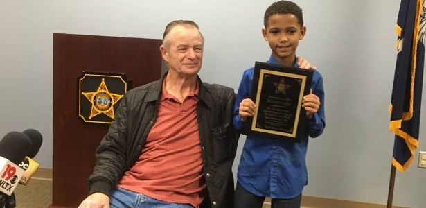 Garoto de 9 anos salva a vida de homem que ficou preso embaixo de carro ...