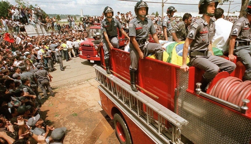 Fotos: Morte dos Mamonas Assassinas completa 21 anos - 02/03/2016 - BOL BOL
