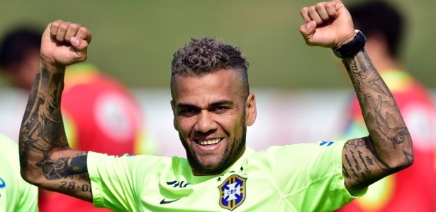 D. Alves pede quase R$ 1 milhão por semana para ir à Inglaterra, diz ...