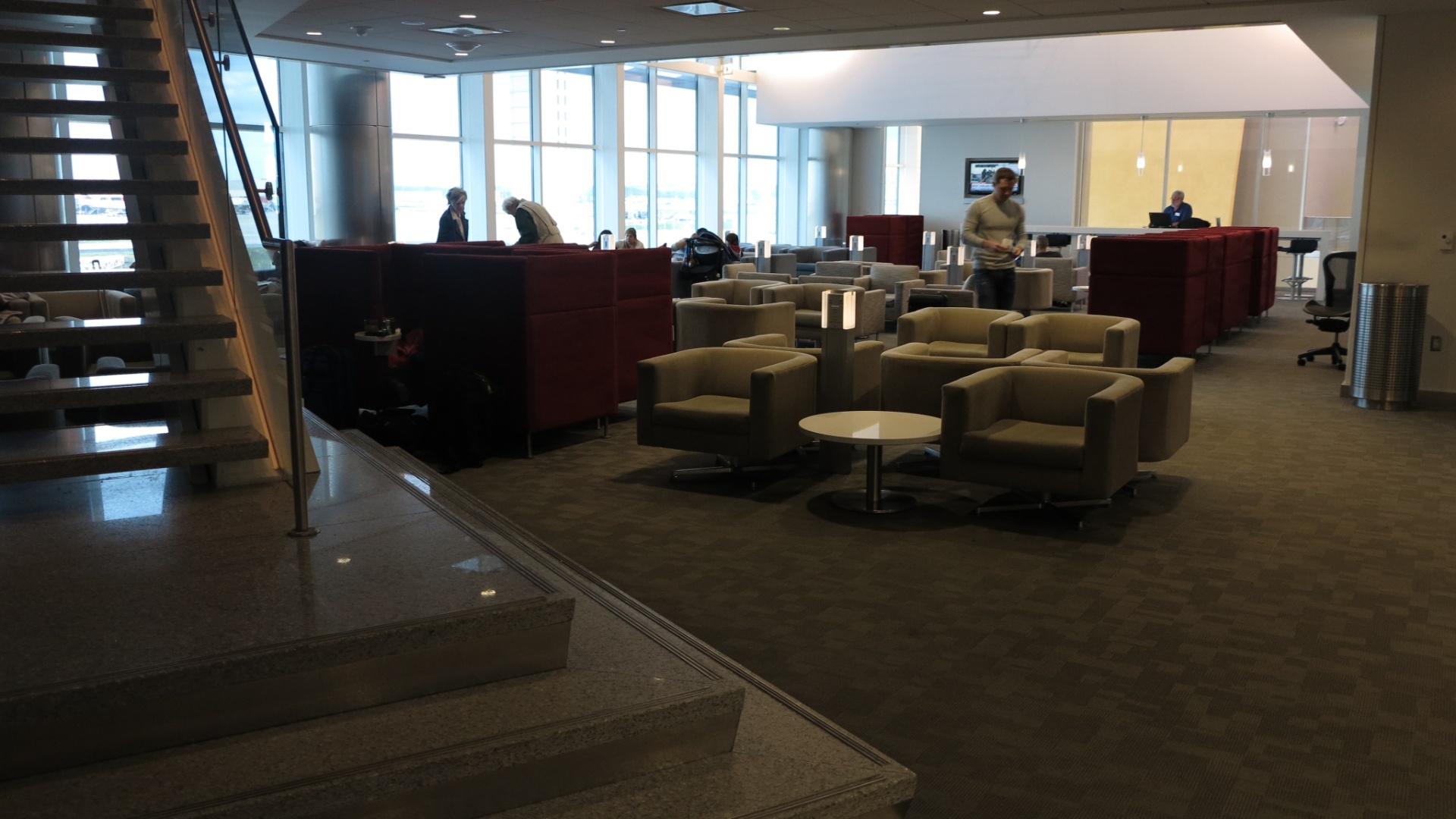 Como é voar na Delta One, categoria de luxo da Delta Airlines ...