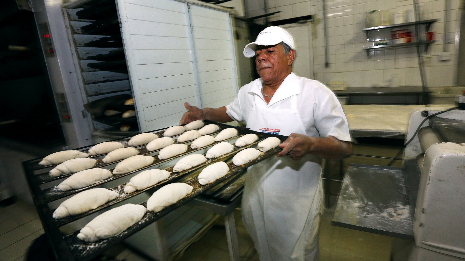 Dia do Padeiro: conheça a rotina de quem torna suas manhãs mais ...