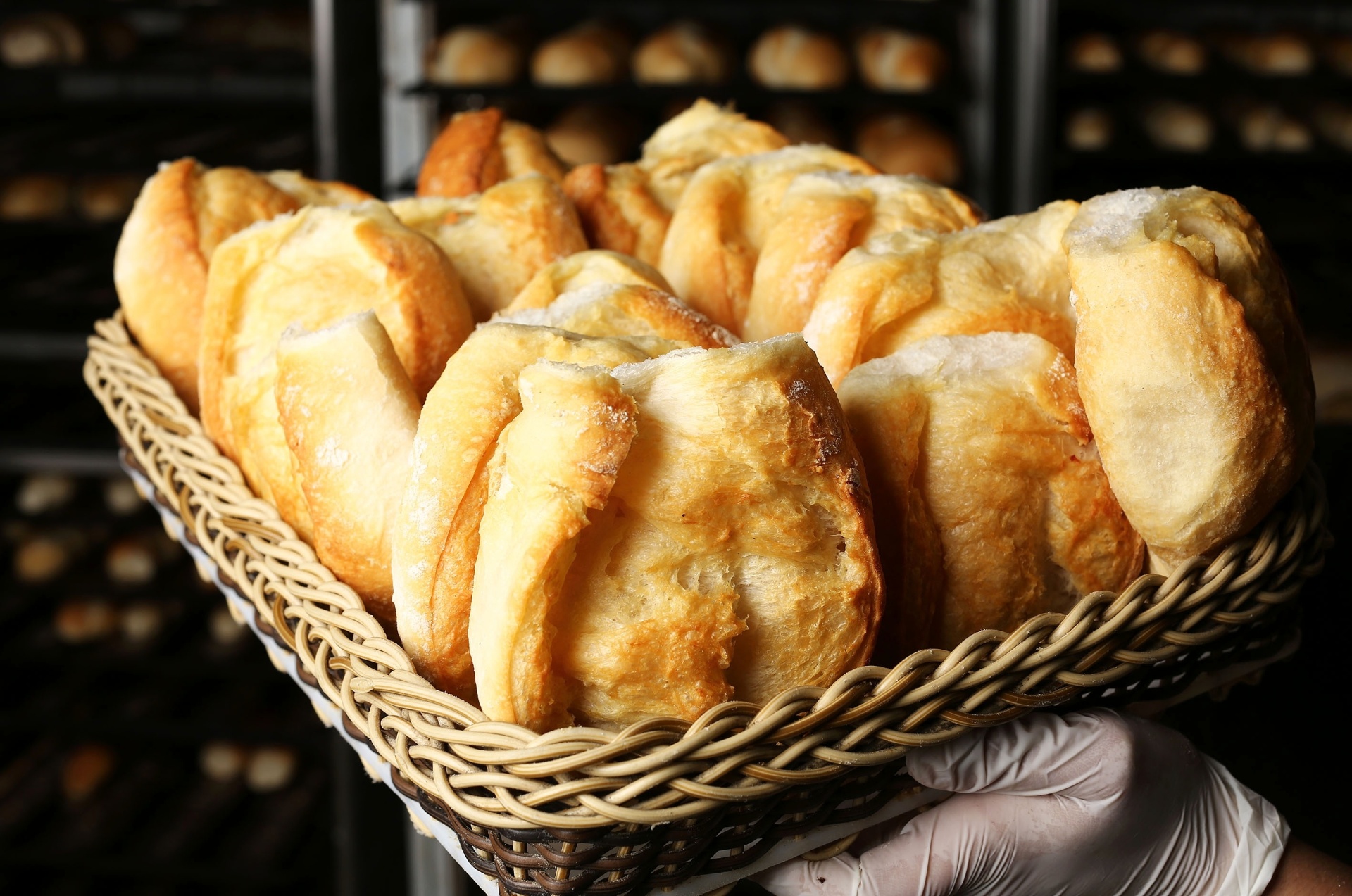 Dia do Padeiro: conheça a rotina de quem torna suas manhãs mais ...