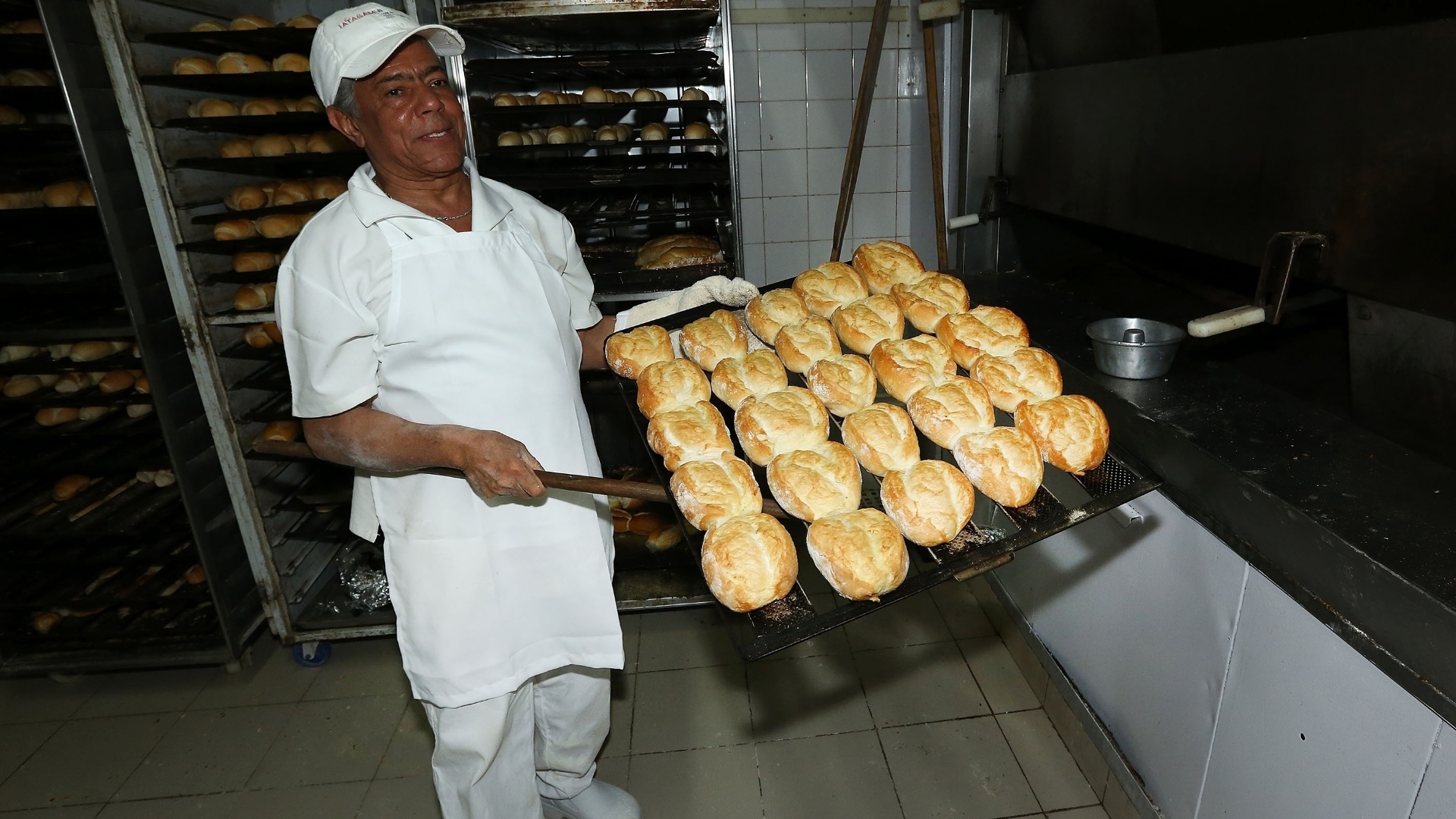 Dia do Padeiro: conheça a rotina de quem torna suas manhãs mais ...