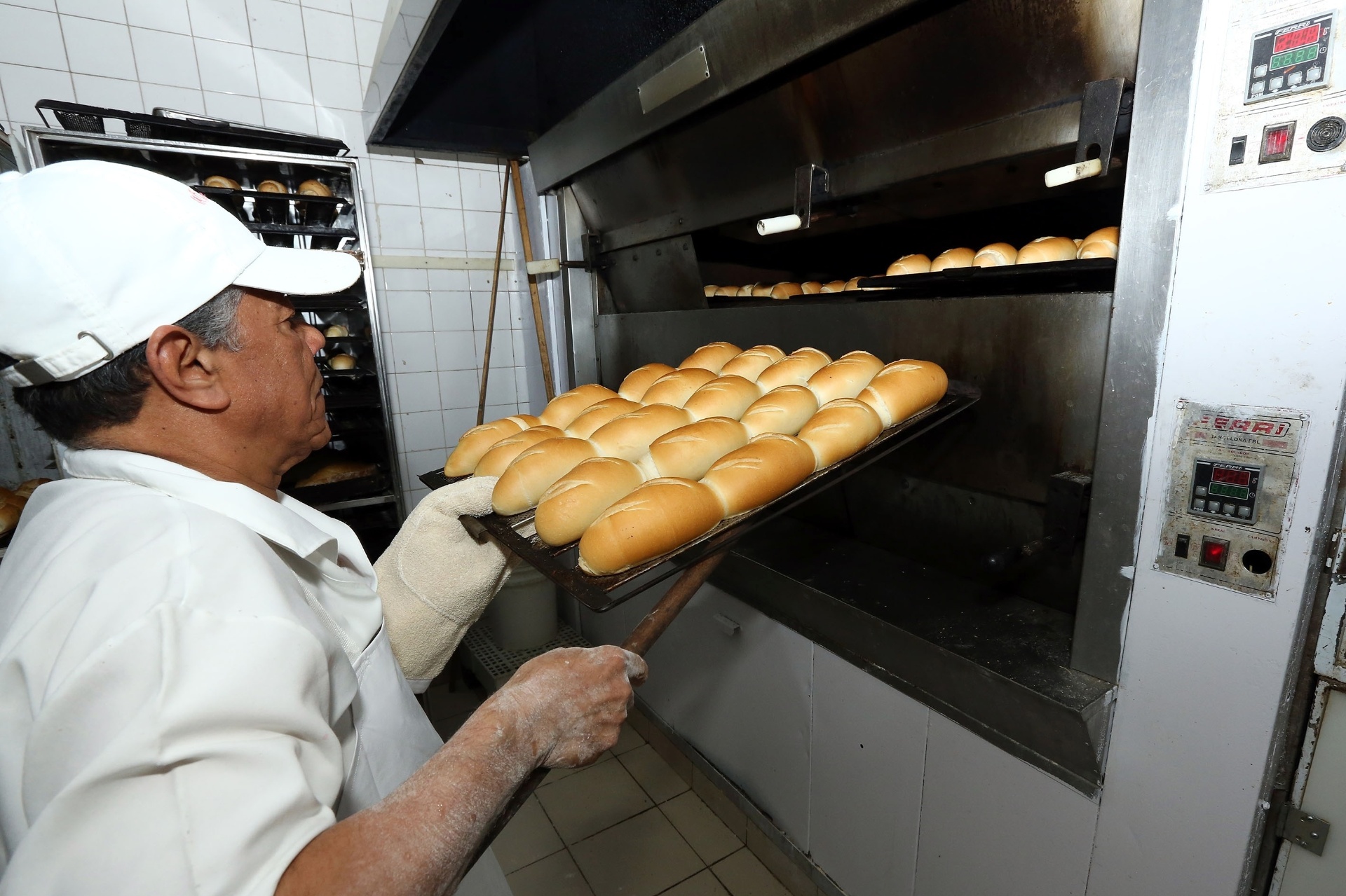 Dia do Padeiro: conheça a rotina de quem torna suas manhãs mais ...