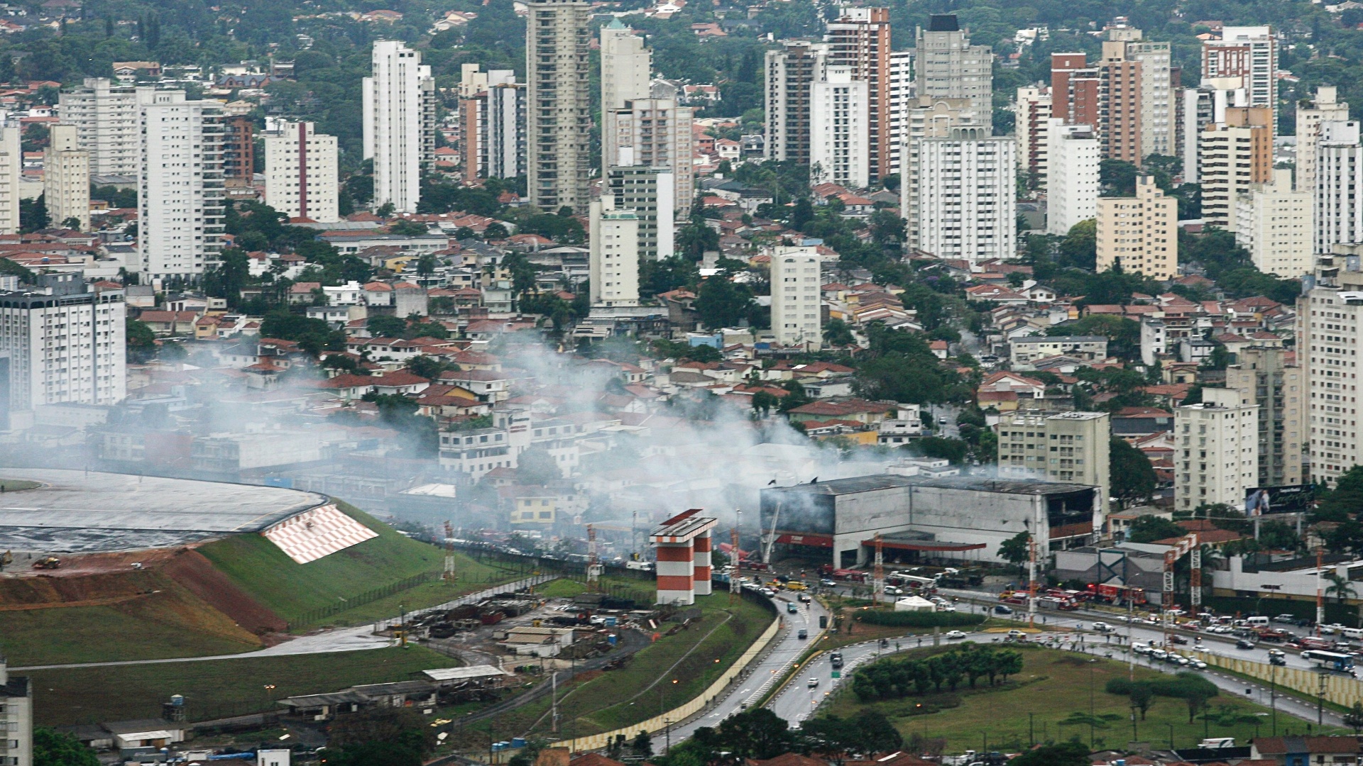 Fotos: Imagens impactantes mostram tragédia da TAM em Congonhas em 2007 ...