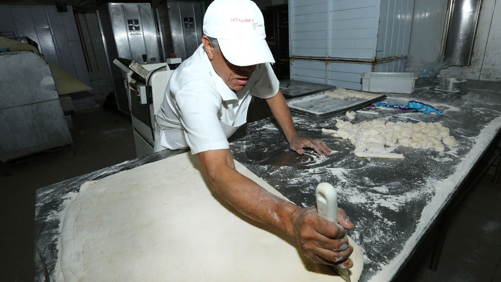 Dia do Padeiro: conheça a rotina de quem torna suas manhãs mais ...