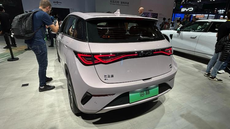 BYD Dolphin 2027 já roda em testes no Brasil; o que vai mudar no elétrico