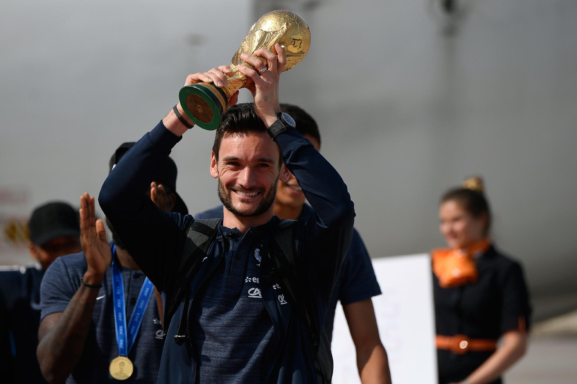 Fotos Da Copa 2018 Campeã Mundial Seleção Da França é Recebida Com