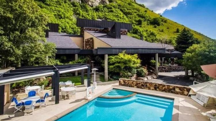 Post Malone compra mansão avaliada em R$ 16,6 milhões