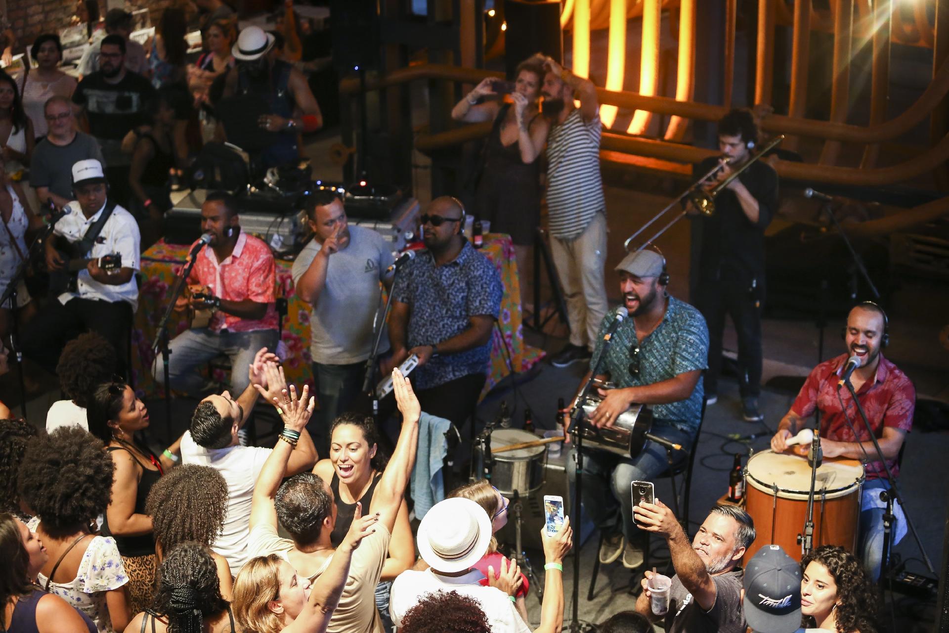 Carnaval 2019: Samba do Sol: 12 horas de samba e muita dança - CarnaUOL