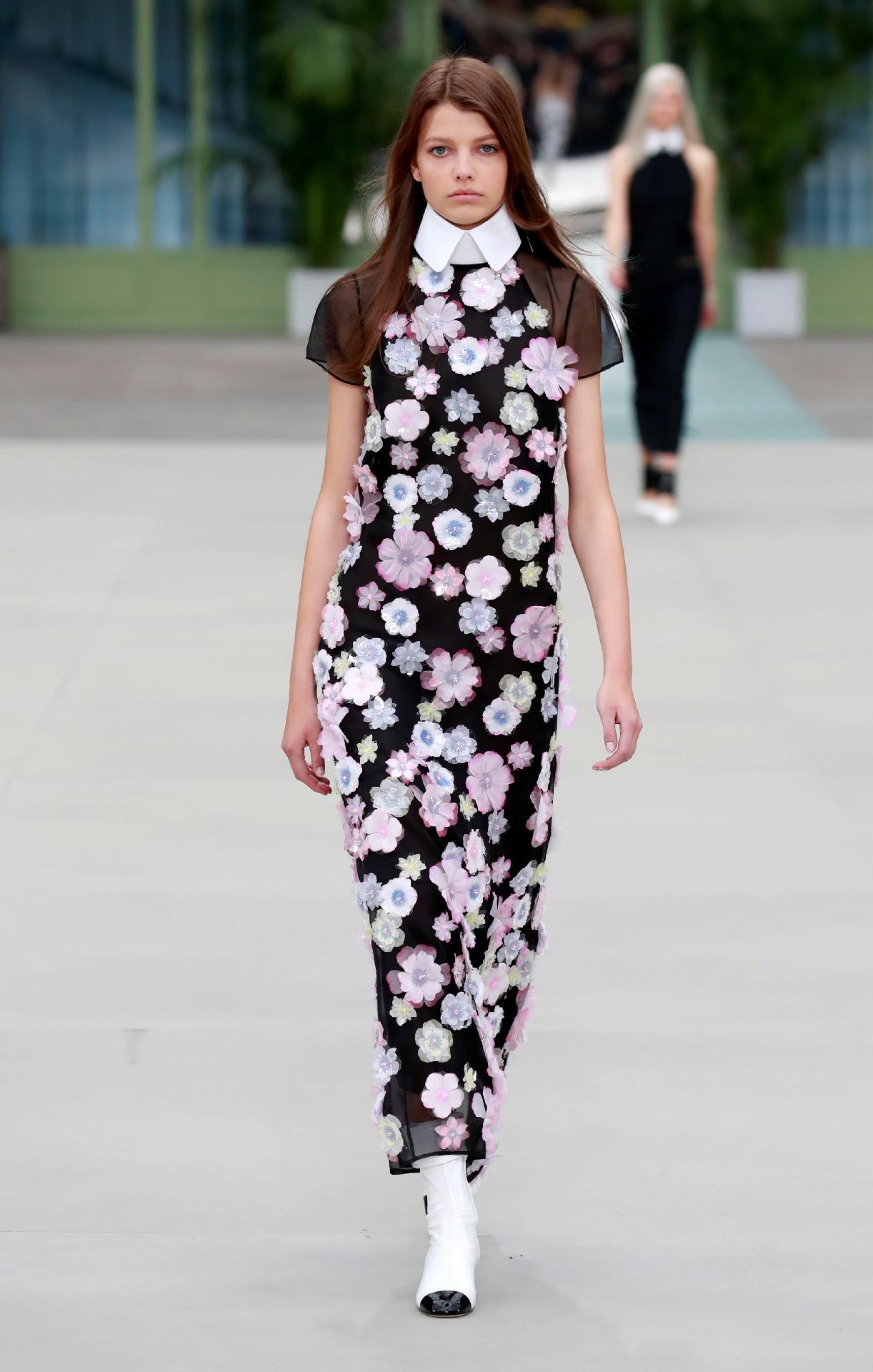 Fotos: Chanel apresenta Cruise 2020 em "estação de trem" no Grand ...