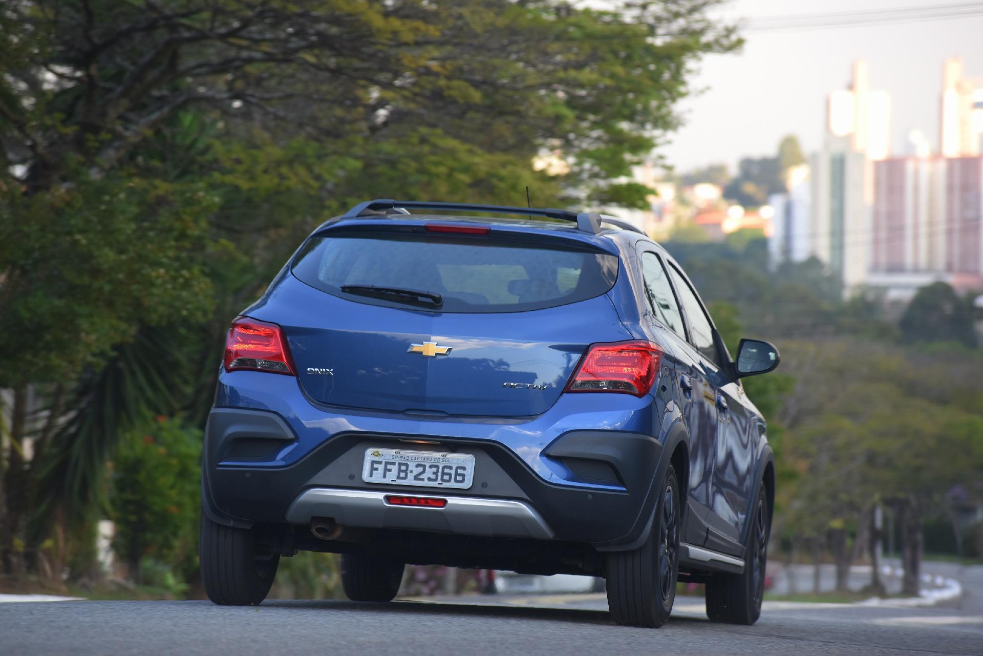Duelo Chevrolet Onix x Renault Stepway