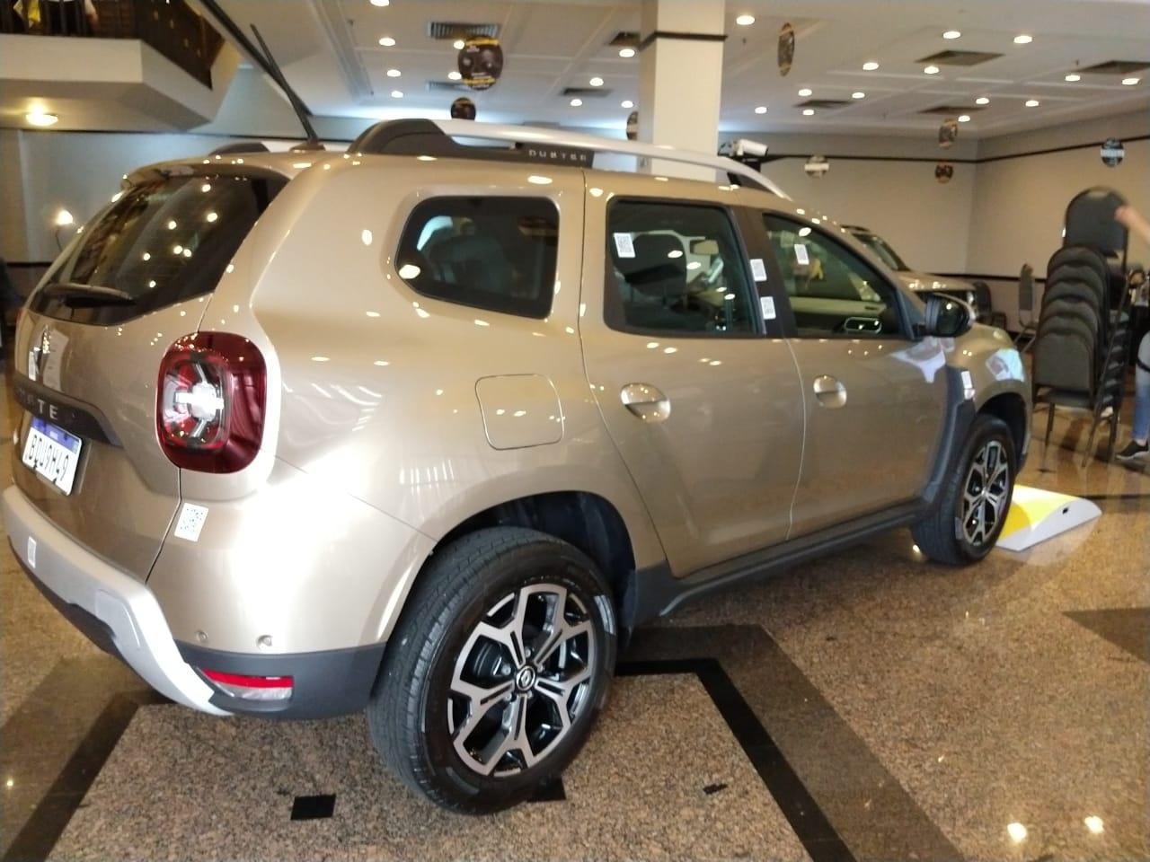 Novo Renault Duster surge antes da estreia com 'lanterna de Renegade' e ...