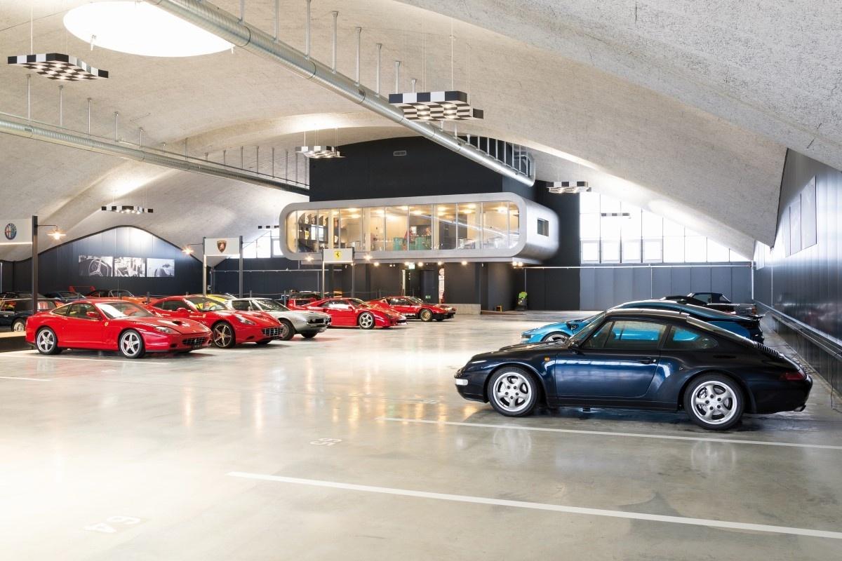 Hotéis para carrões: conheça as garagens onde só descansam modelos de ...