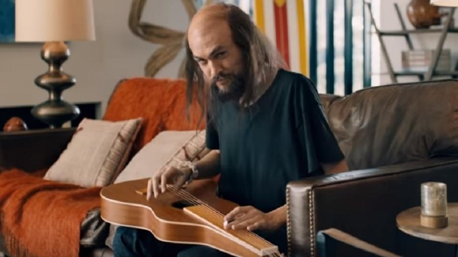 Super Bowl: Jason Momoa agita web ao ficar careca e magro em comercial