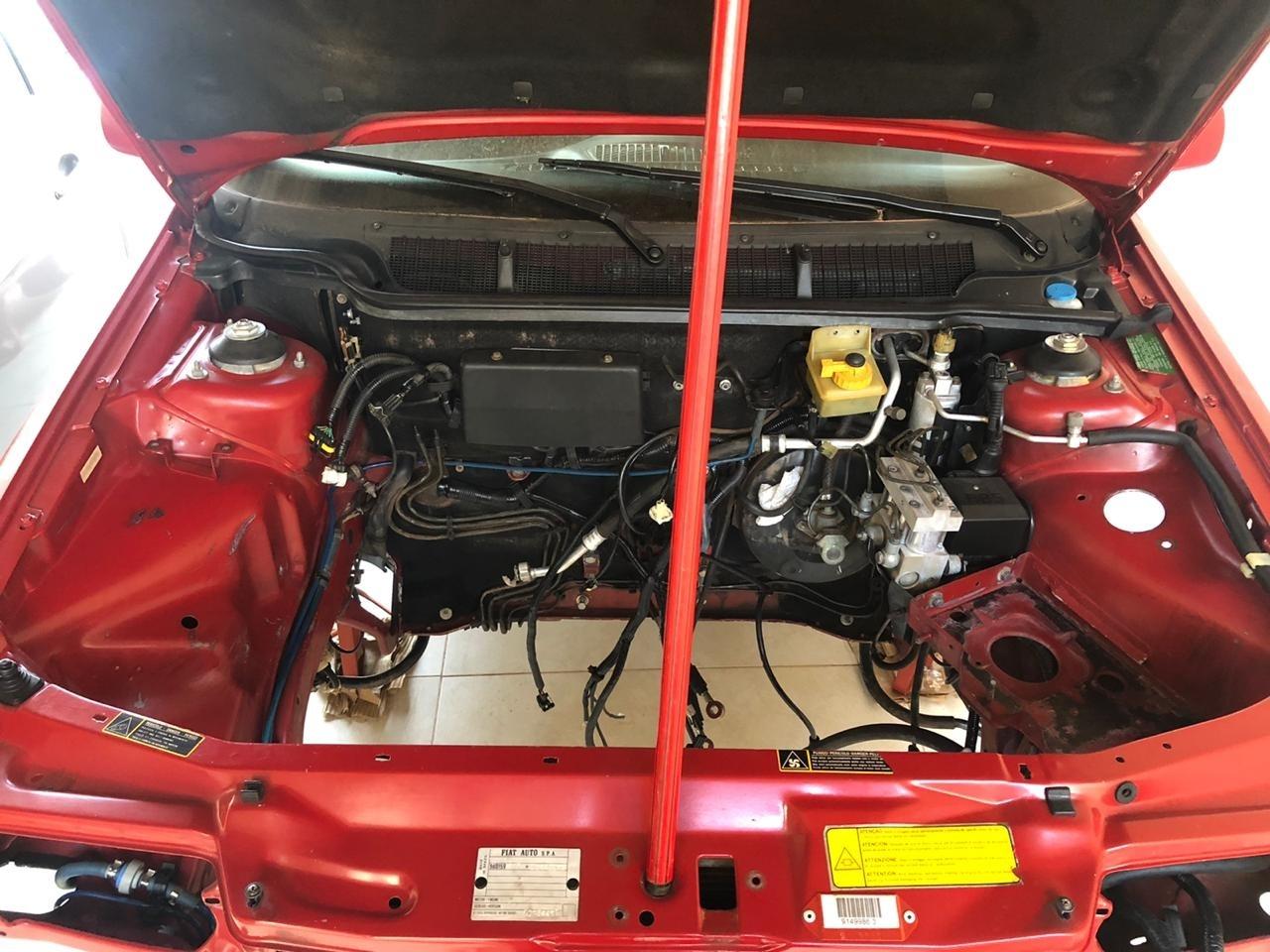 Fiat Tempra Stile 1996 é restaurado e recupera raro interior bege