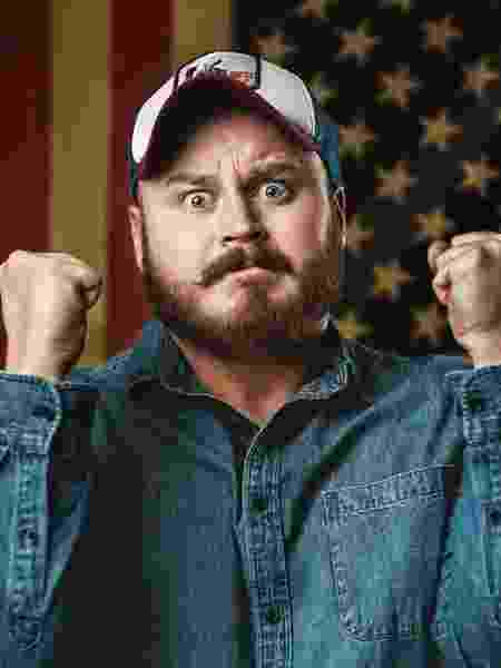 Após recusa de salão, homem oferece seu quintal para casamentos gays ...