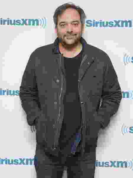 Morre o músico Adam Schlesinger, aos 52 anos, após contrair coronavírus ...