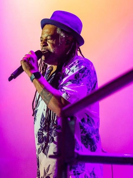 Morre Astro, ex-vocalista do UB40, aos 64 anos - 07/11/2021 - UOL Splash
