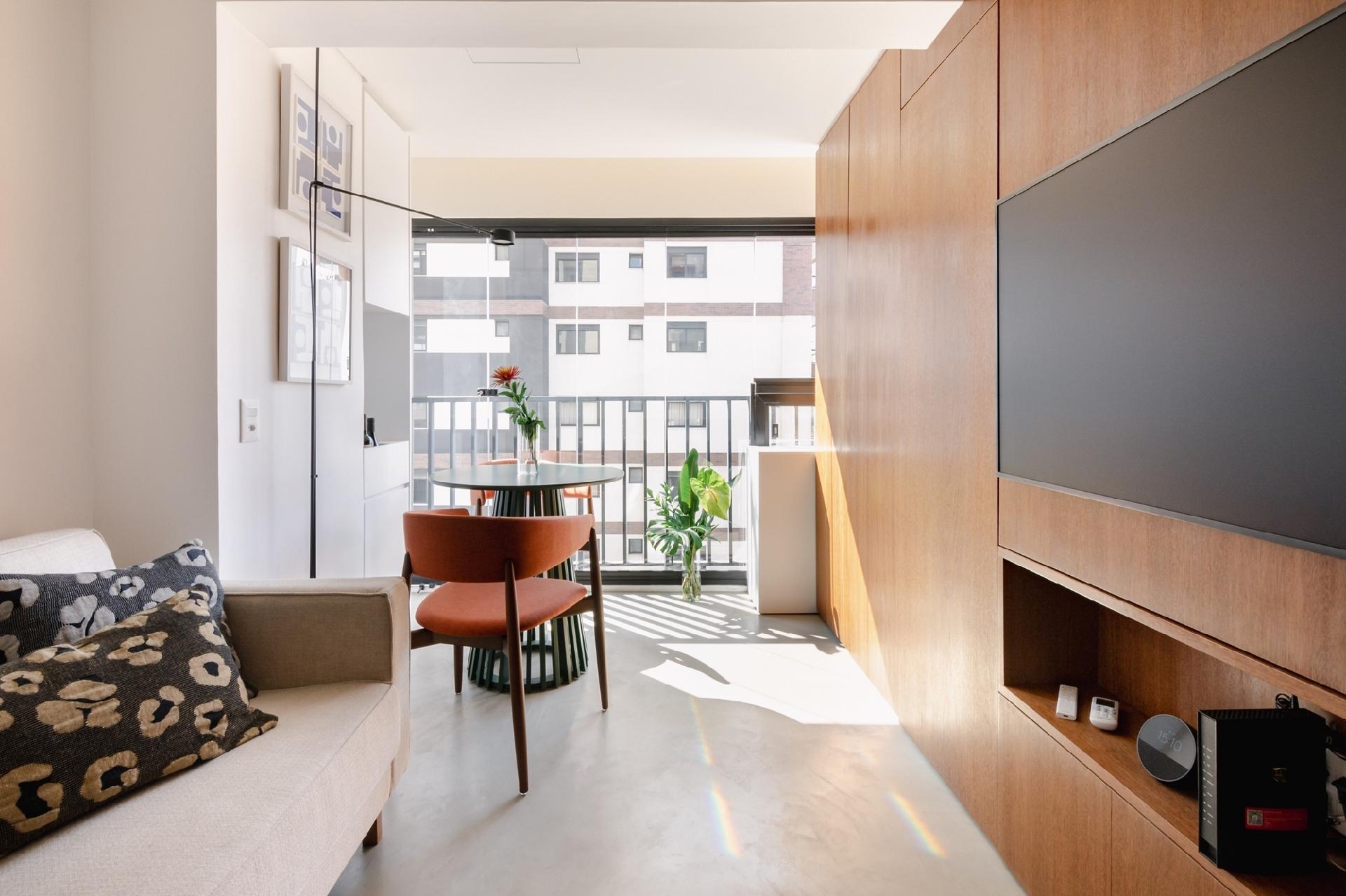 Fotos: 35 m² com home office simpático no armário: veja o trunfo deste ...