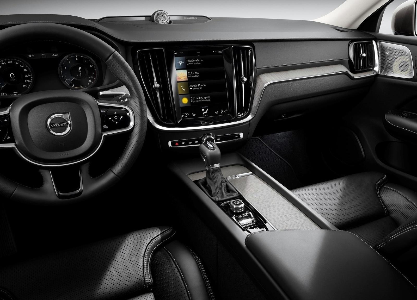 Conheça as curvas da perua Volvo V60 2019