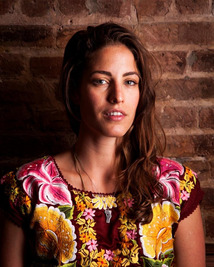 Ivy Mix: estrela dos drinques celebra os destilados latinos