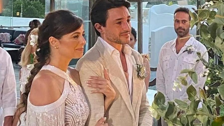 Emanuelle Araújo se casa com Fernando Diniz na Bahia