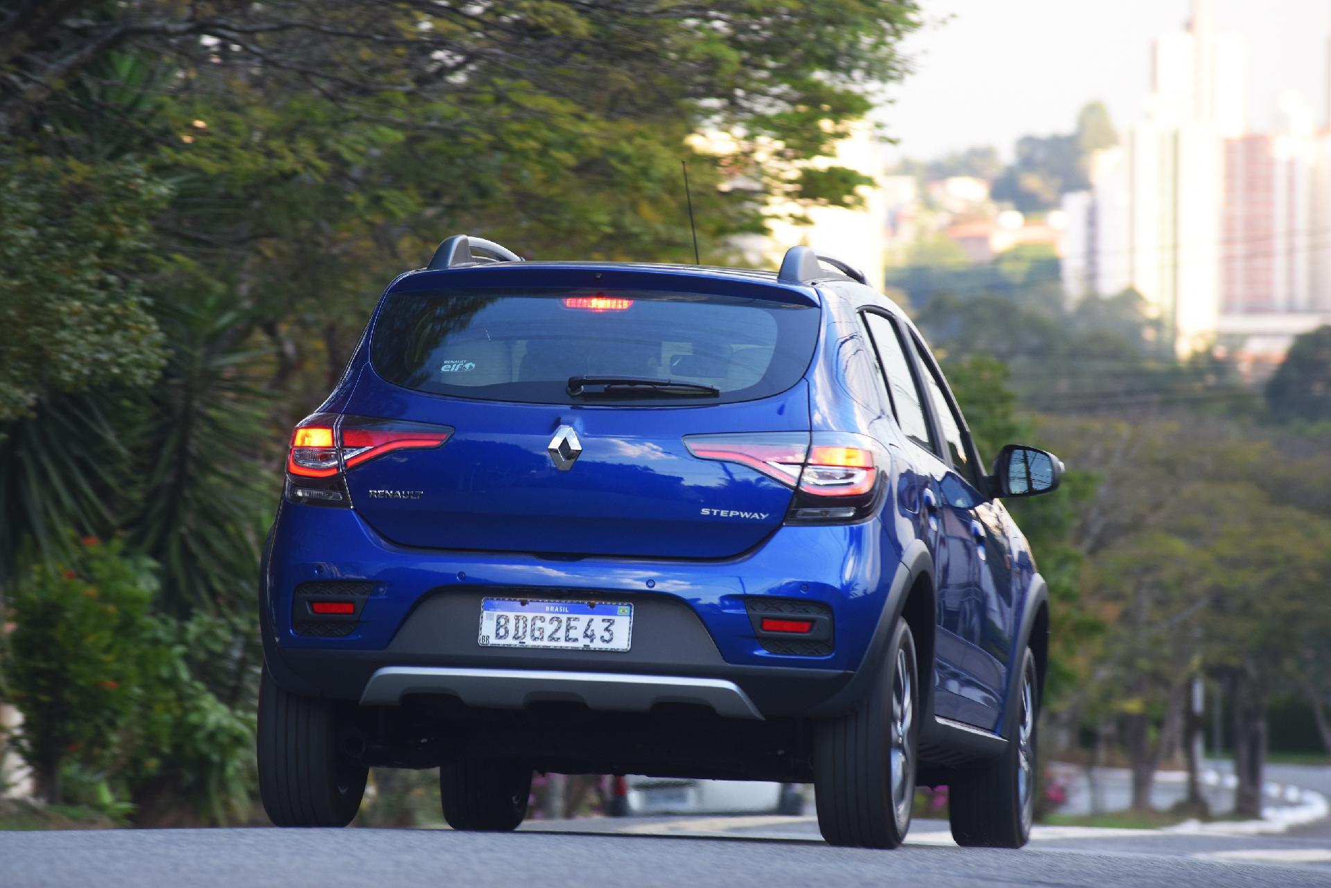 Duelo Chevrolet Onix x Renault Stepway