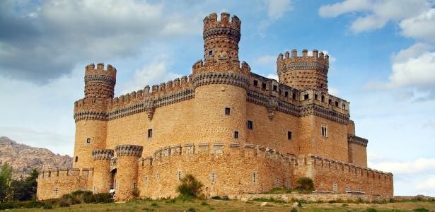 Castelos e muralhas medievais para conhecer em viagem bate e volta de ...