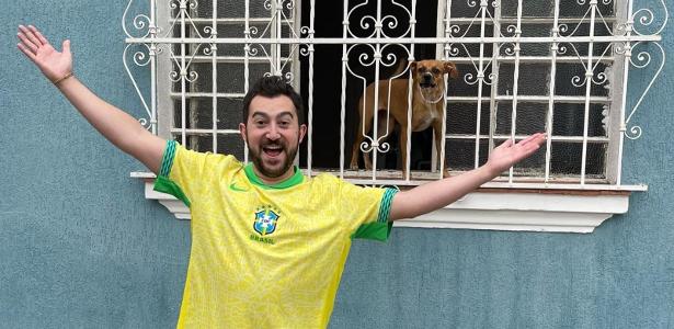 Greg de Todo Mundo Odeia o Chris posa com caramelo no Brasil