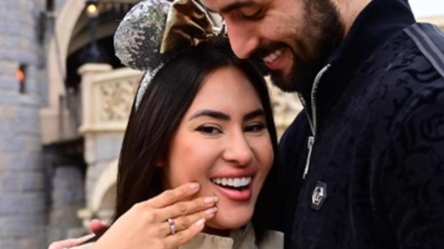 Matteus esclarece 'término' com Isabelle e promete dois casamentos